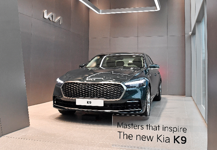 기함급 초대형 세단 불씨 살린다…기아 K9ㆍ벤츠 S클래스ㆍ제네시스 G90 하반기 경쟁 초읽기 - 대한경제