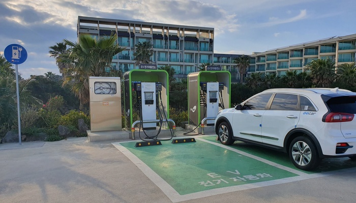 LS그룹, 전기차 충전 사업 뛰어든다…구자은 “전기화 시대 특별한 가치 제공”