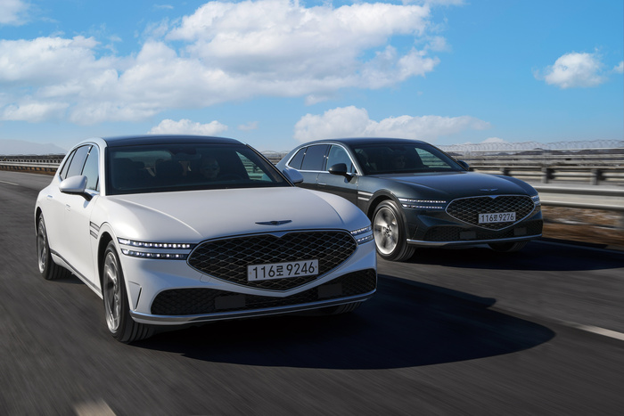 제네시스 G90 vs 벤츠 S클래스 vs BMW 7시리즈…‘회장님차’ 격돌 - 대한경제