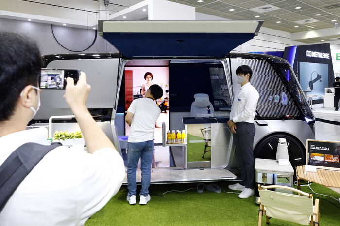 [포토]KES2022, 미래의 캠핑카는 어떤 모습? - 대한경제