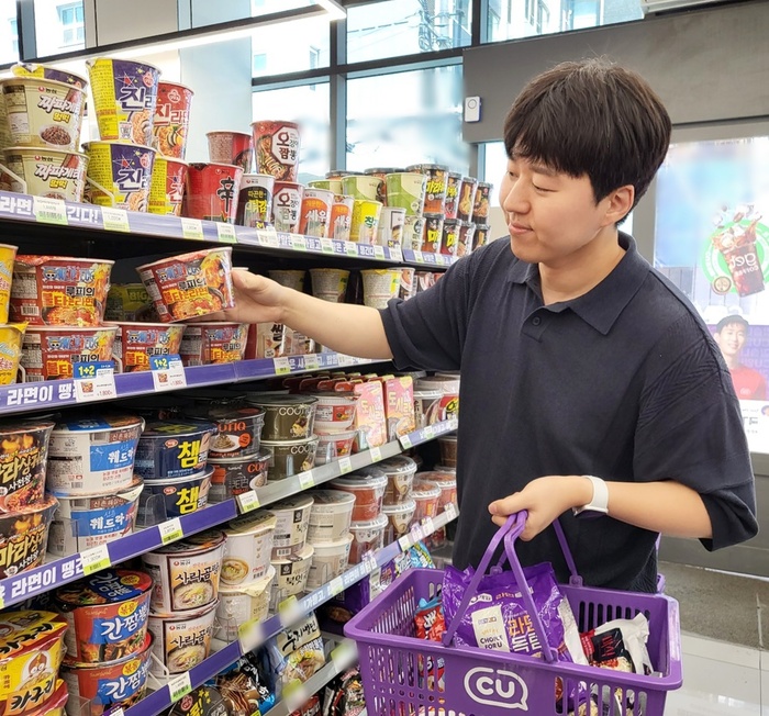 “라면 하나 사면 두개 덤”CU, 최초로 라면 1+2 행사