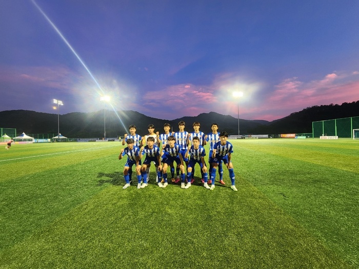 거창FC U-18 2023 추계 전국고등축구대회 4강 진출 쾌거 - 대한경제